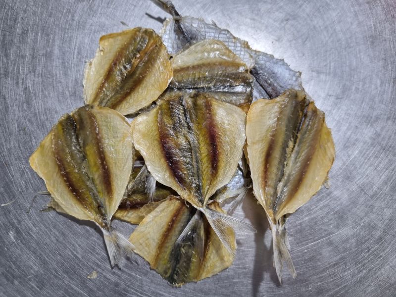 Dried Yellowstripe Trevally Scad, Khô Cá Chỉ Vàng, Baseafood